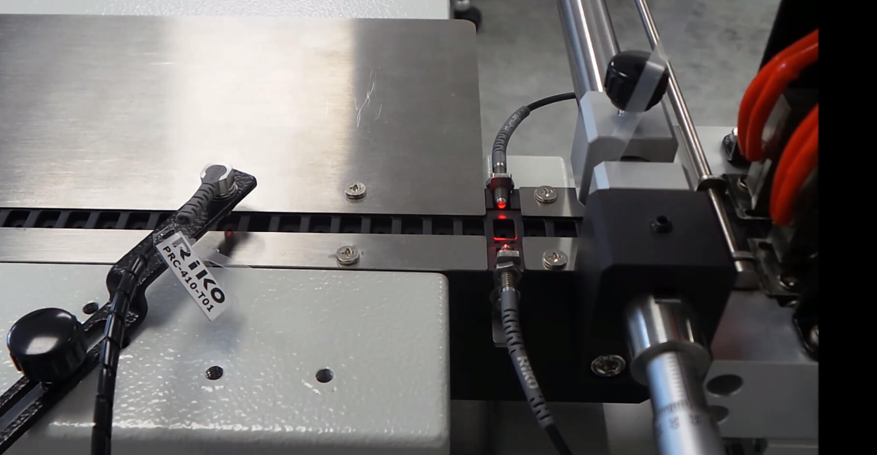 In-line Automatic taping machine