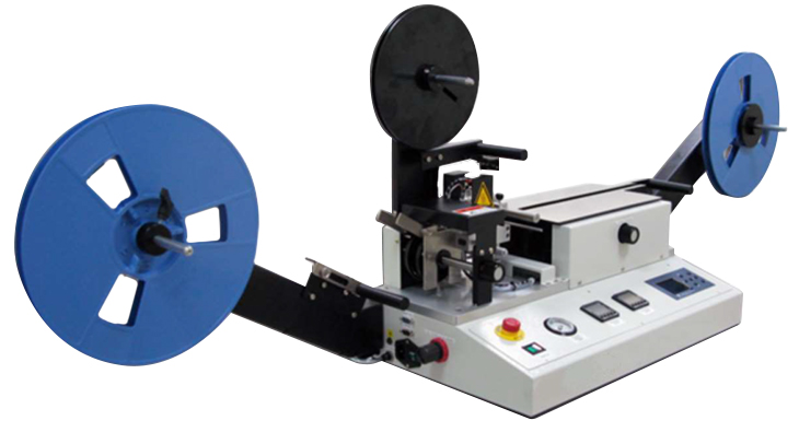 Machine de mise en bande semi-automatique universelle